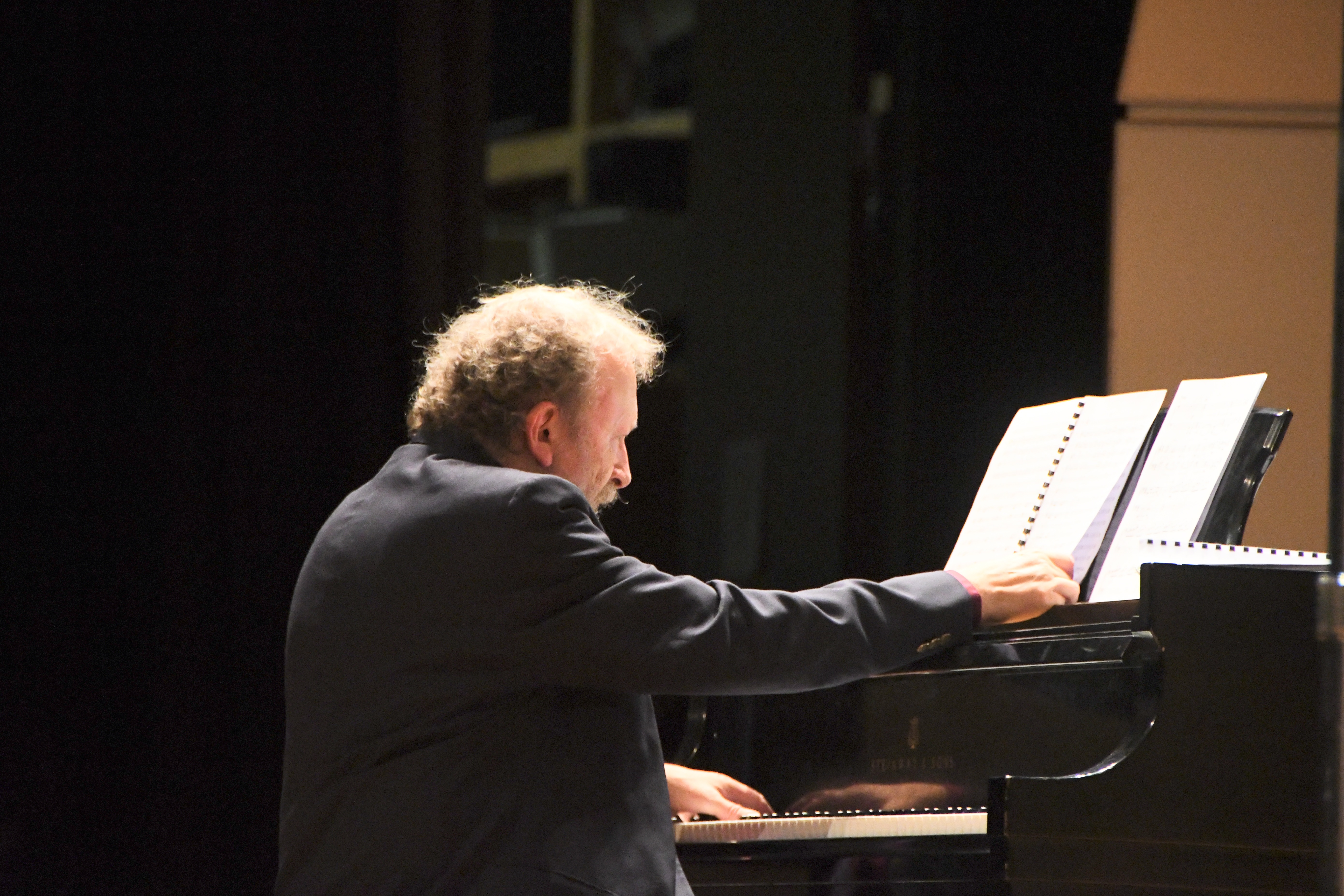 A Virtuoso Big Sound – Hoke's Jukebox